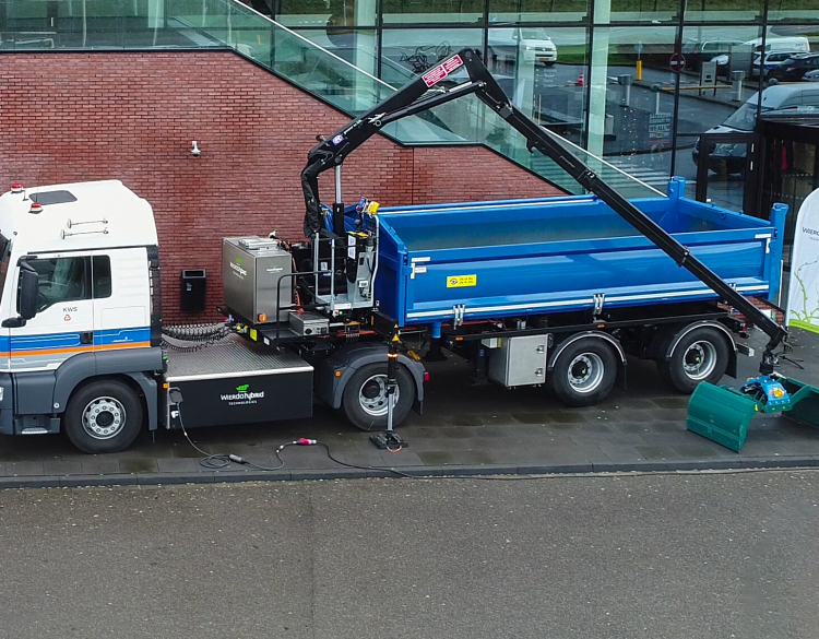 Officiële overdracht eerste elektrische vrachtwagen in de bouw voor KWS | KWS